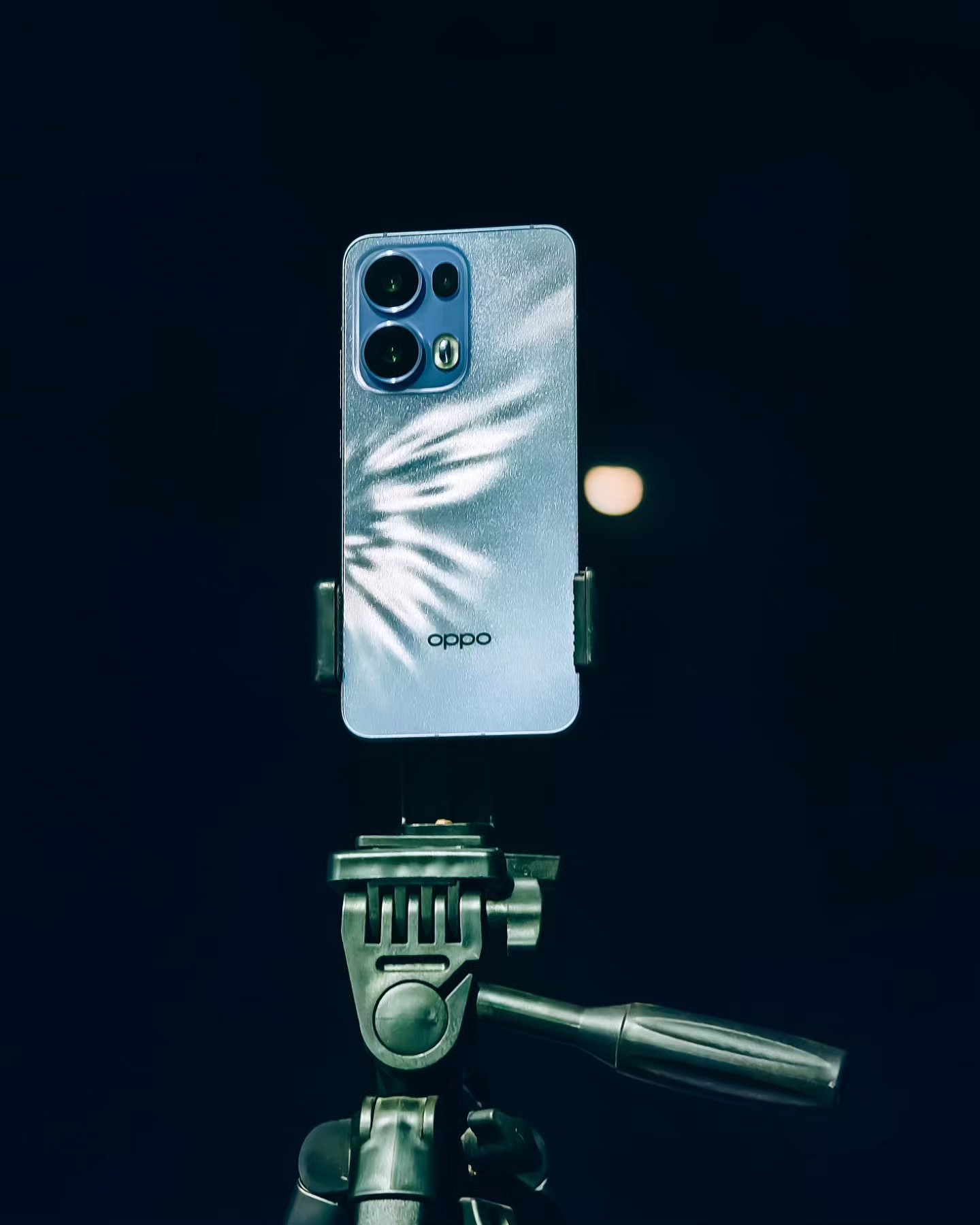 "Lunar Trim" – A Creative Take on Everyday Moments - OPPO Reno13 Series