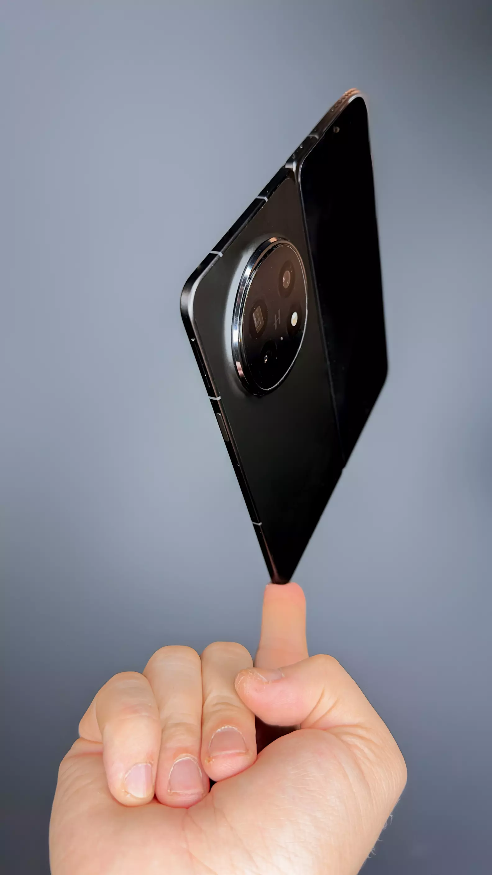The world’s thinnest device – OPPO Find N5?