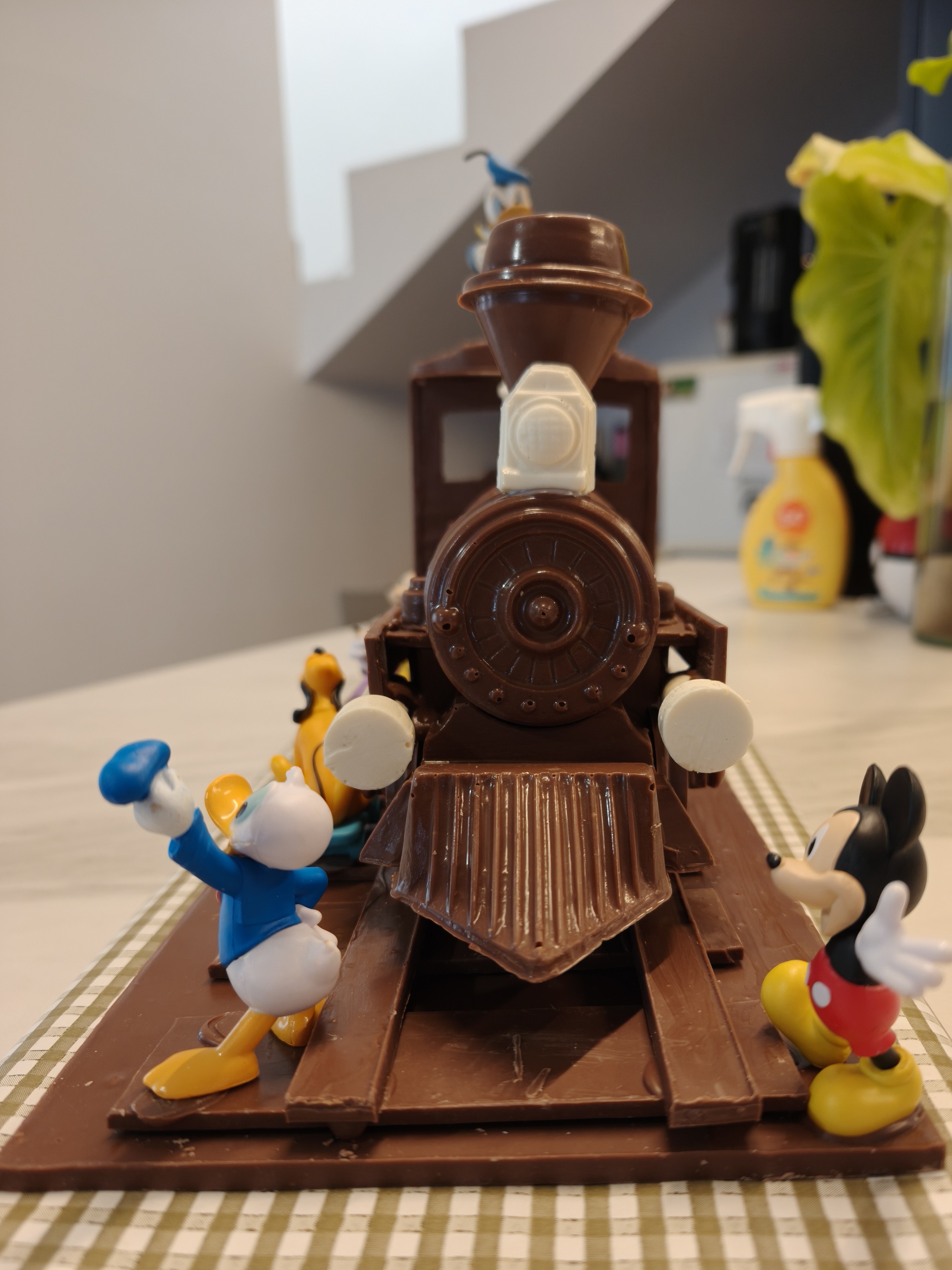 This thread contains chocolate