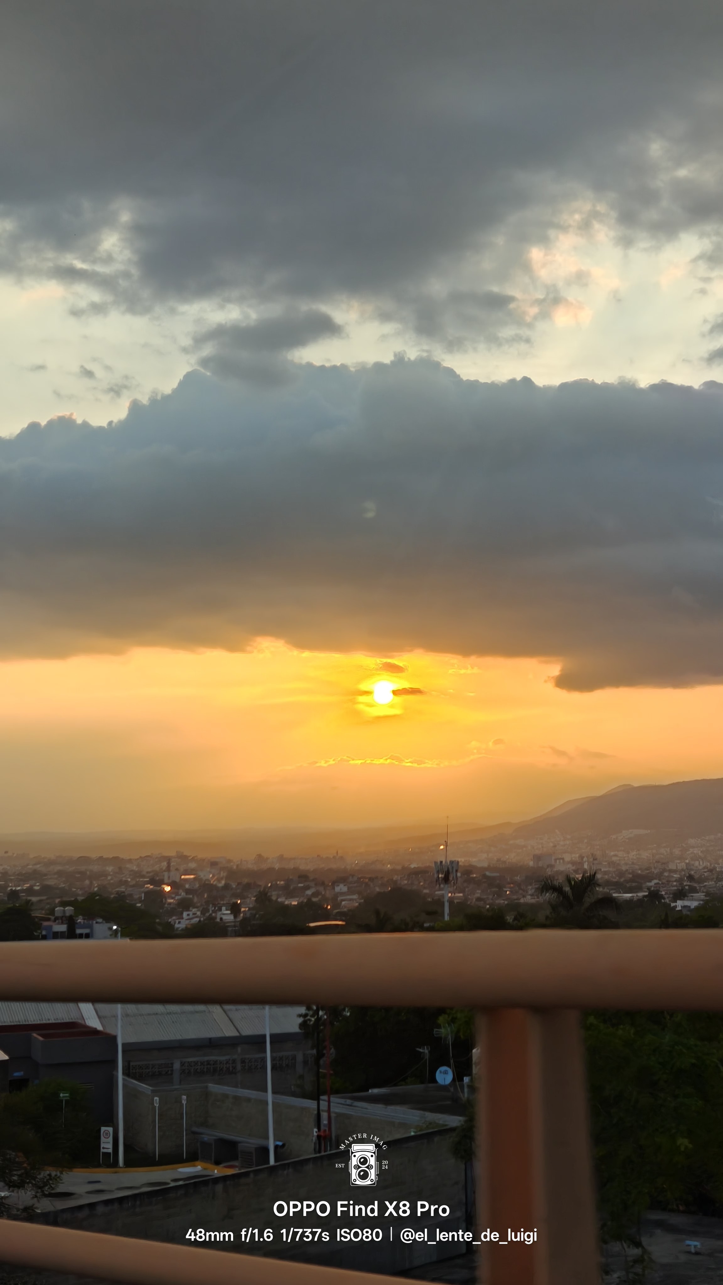 Just sunset things! Golden hour is really beautiful, everyw