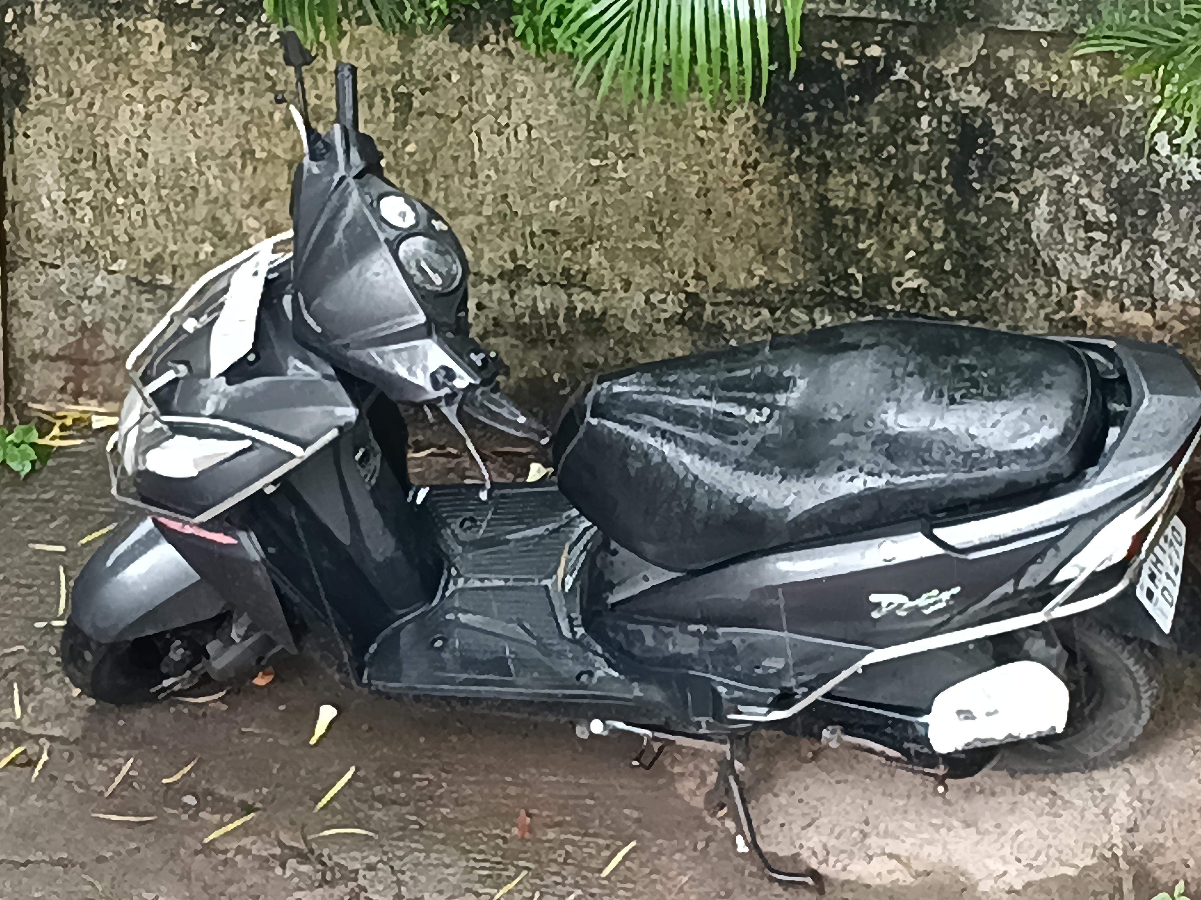 Honda Dio 1st gen Pure Japanese Engine...its been 12 years a