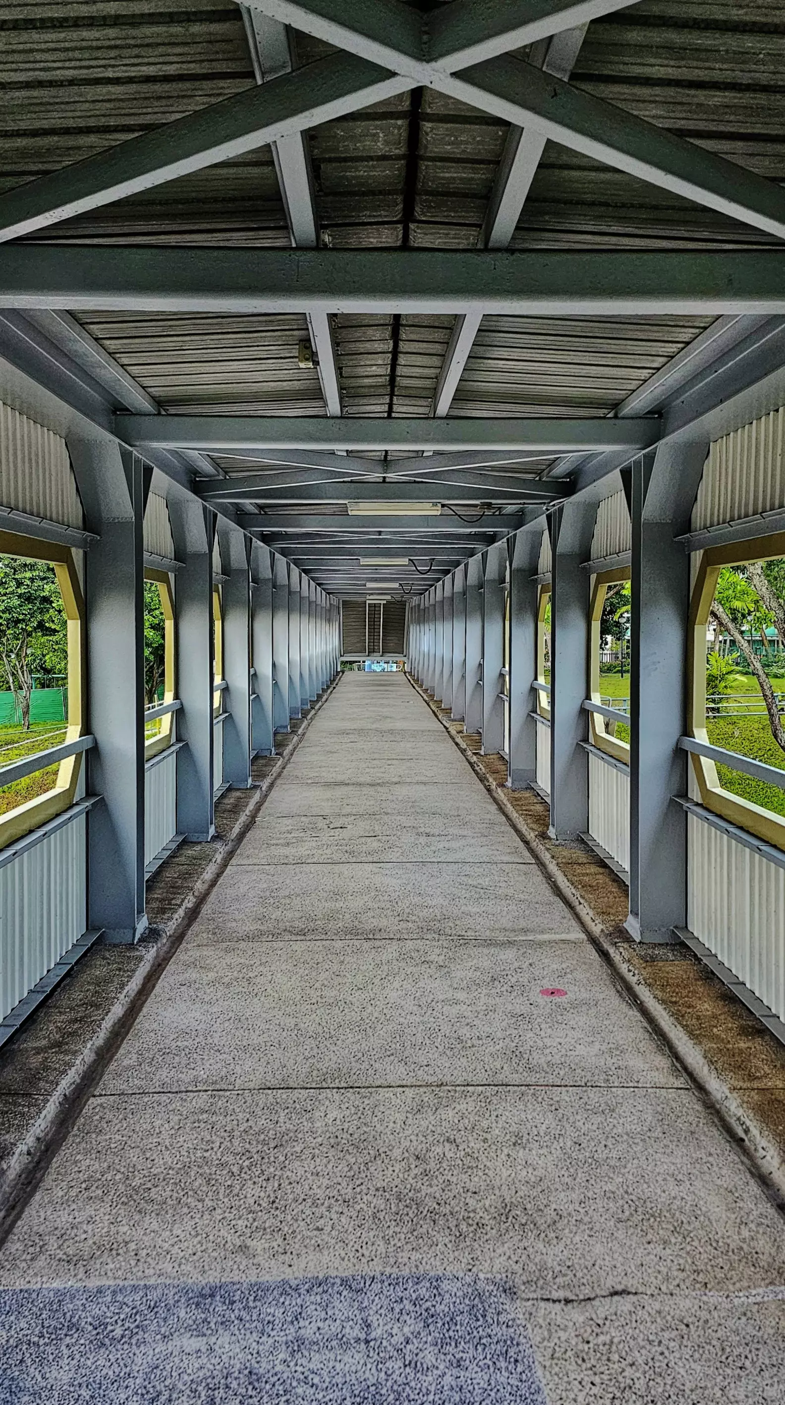 Overpasses and underpasses. Here, underpasses tend to have s