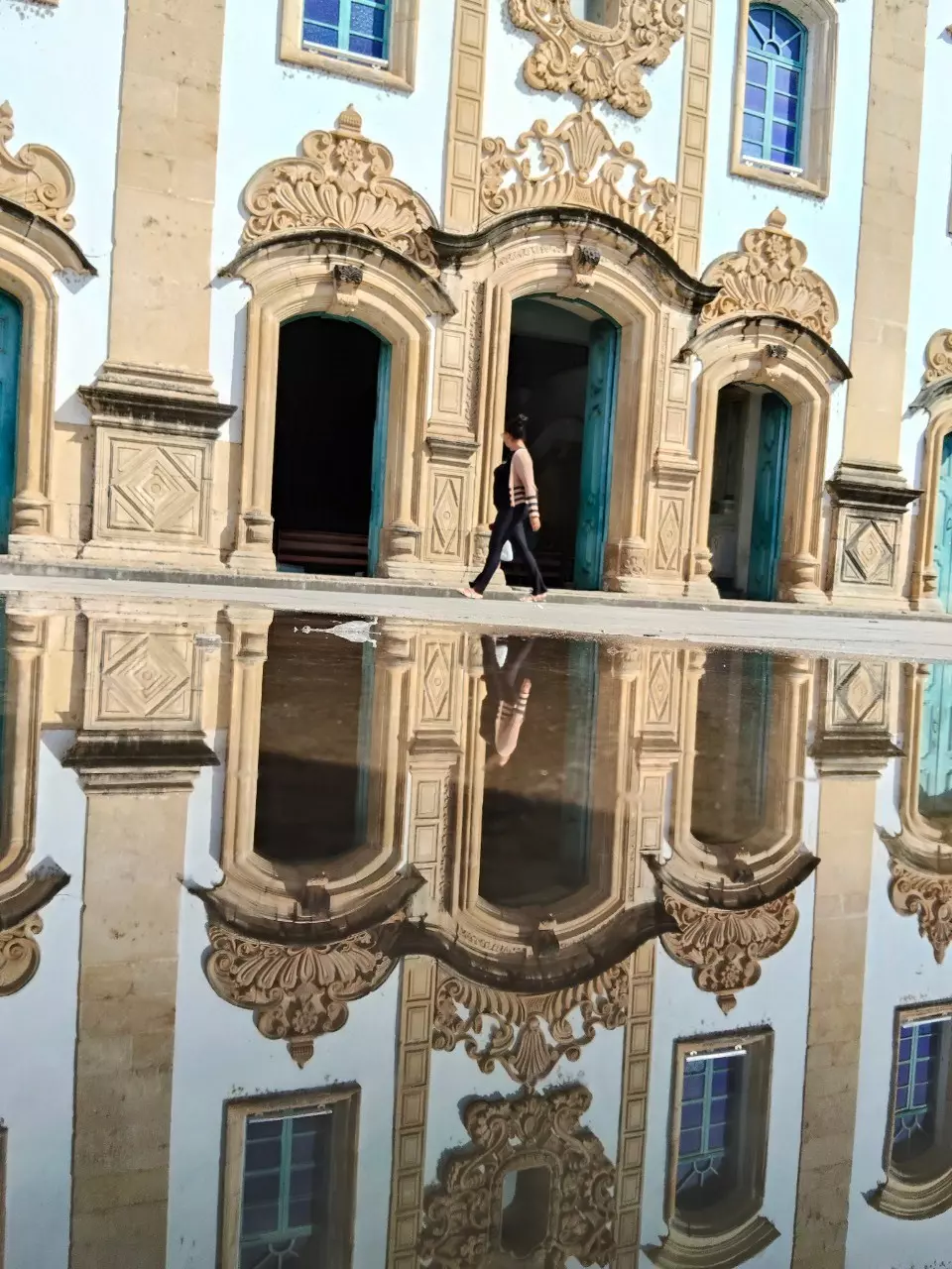 A reflection of everyday life, a snapshot of a moment where