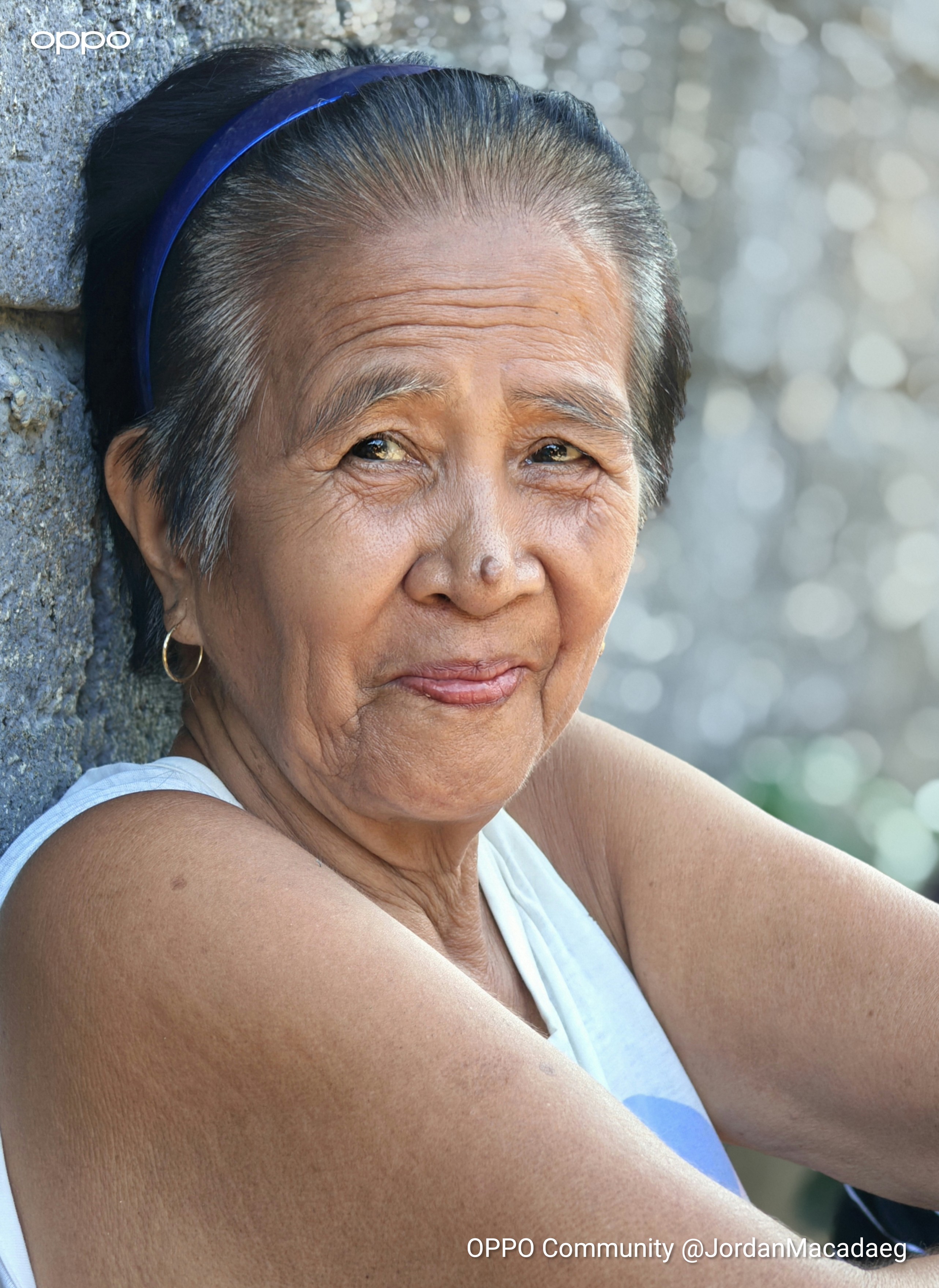 Mabuhay! Hello everyone!My aunt posed for a photo and smiled