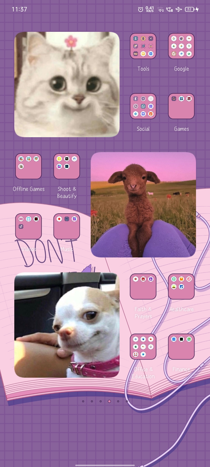 I use wallpapers that goes well with my current theme. I pre