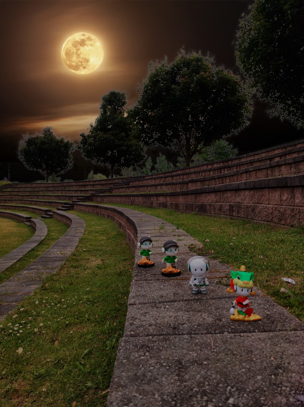 #WhereIsOllieOllie is at the Pembroke Riverwalk Amphitheatre