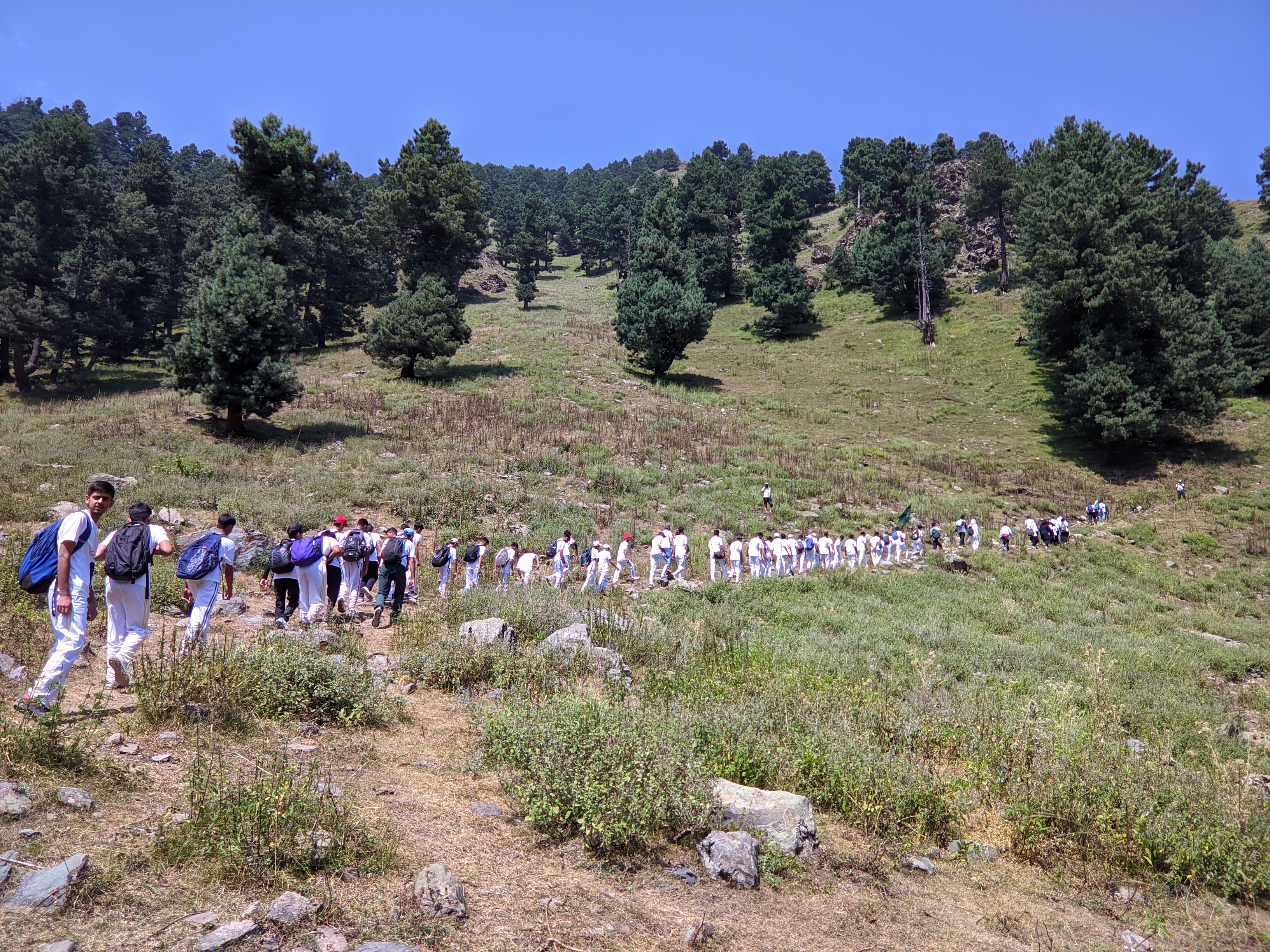 A Day of Adventure: Trekking from Tangmarg to Gulmarg with the Indian Army