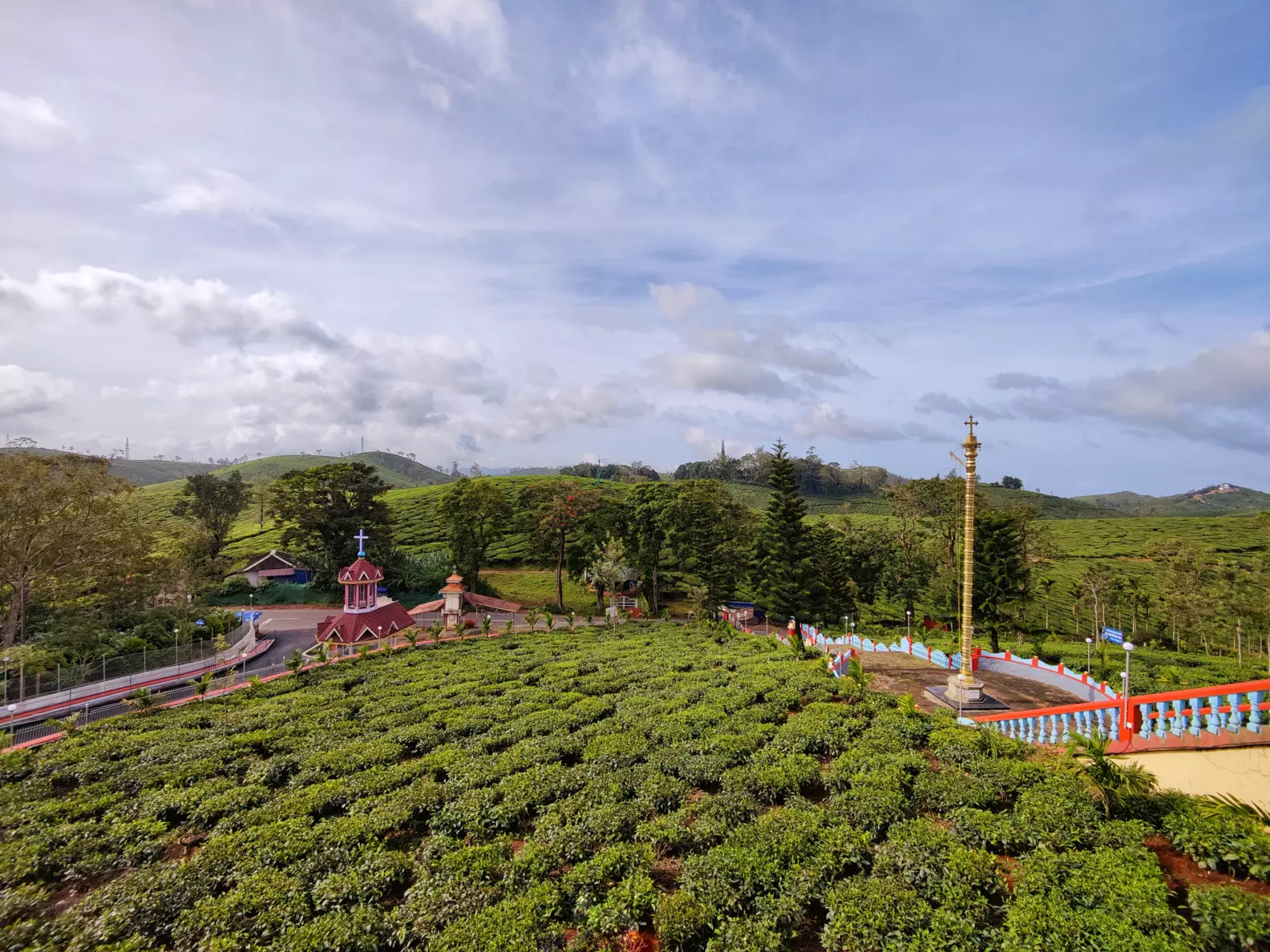 Pattumala Tea Gardens: A Verdant Retreat in Kerala's Heart. 💚🌿💚