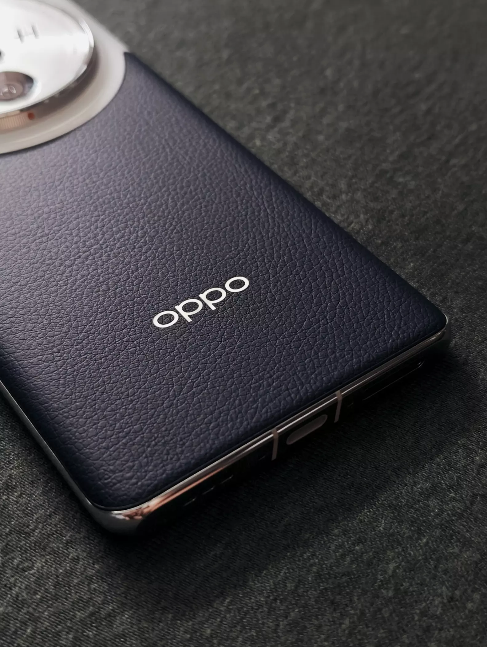 Unboxing the brand-new OPPO Find X7 Ultra