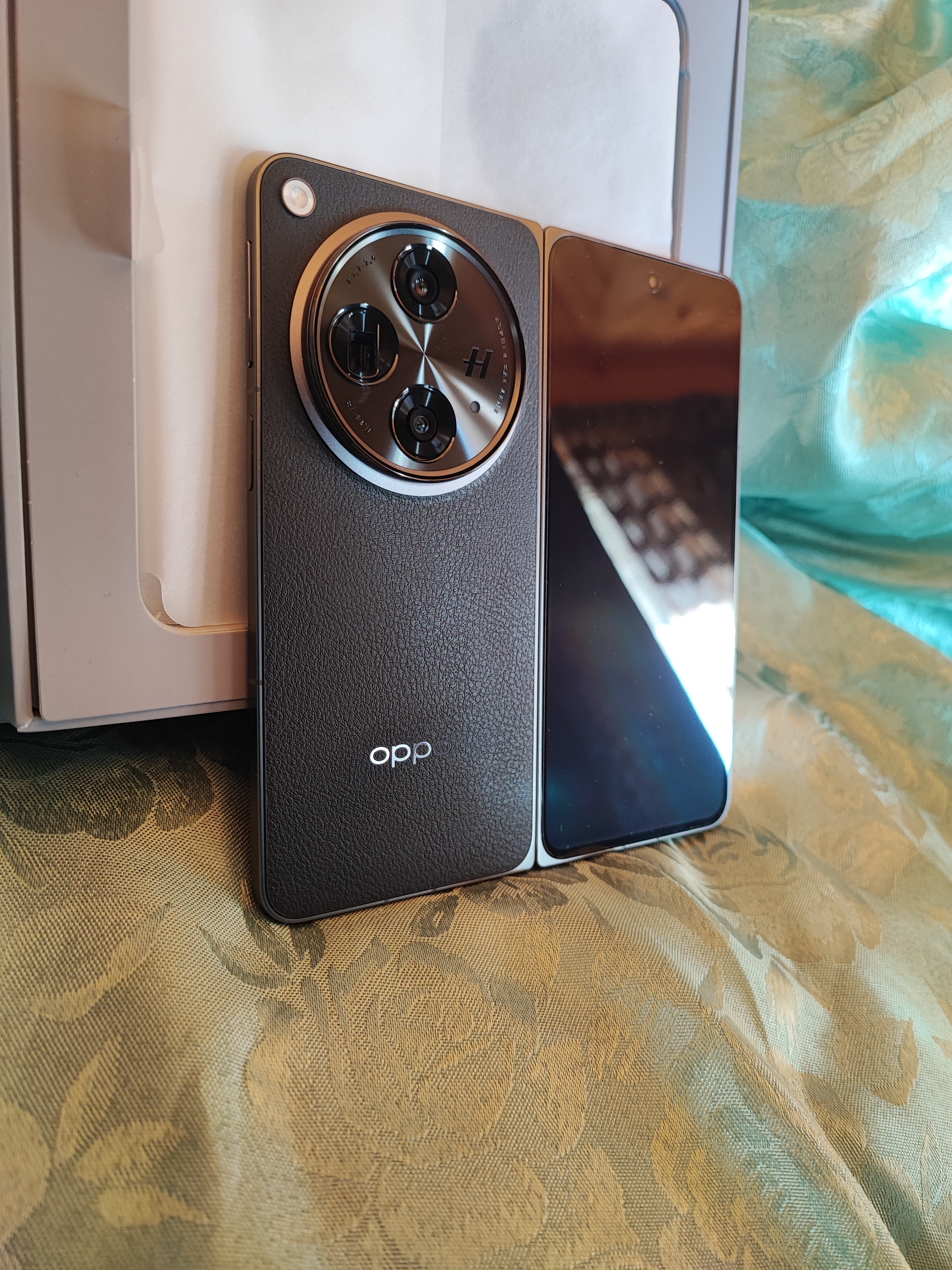Unboxing My First OPPO Smartphone, the OPPO FIND N3 Fold