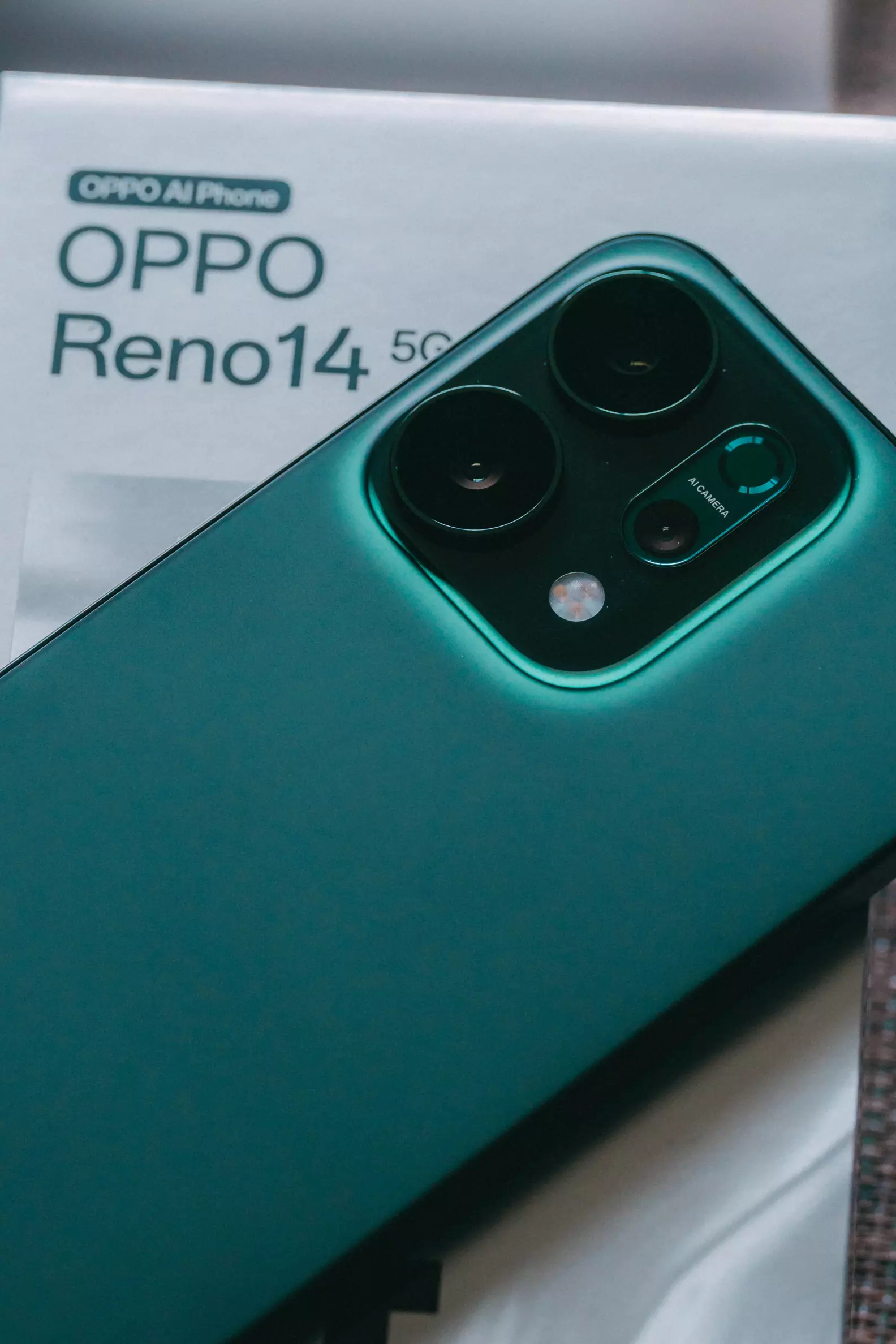 Unboxing OPPO Reno14 Series