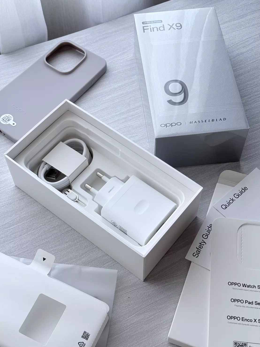Unboxing the OPPO Find X9 Series